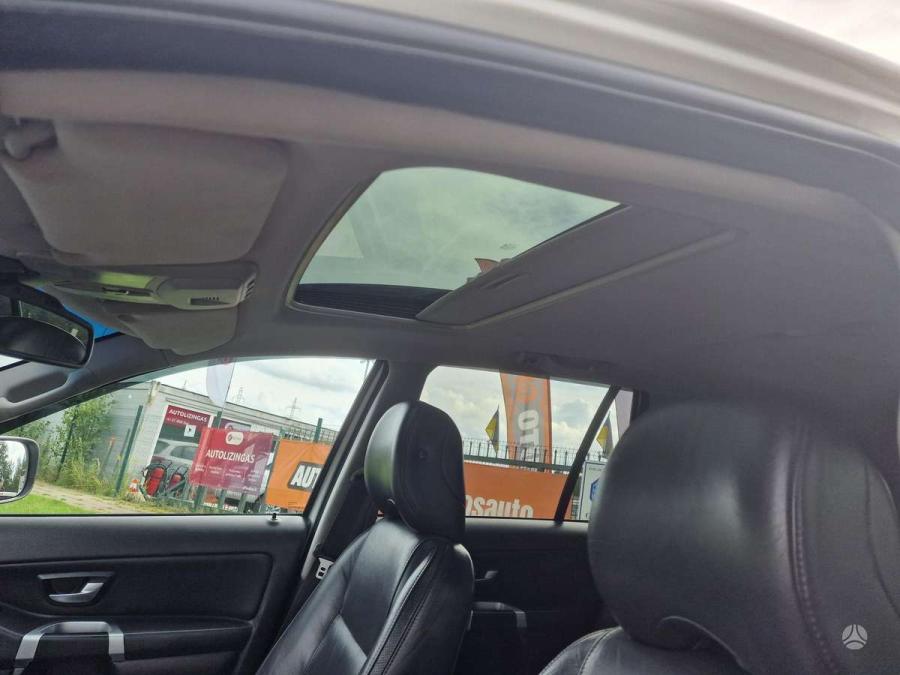 Balts Volvo XC90 2008 Kauņa, ar dzinēja tilpumu 3.20 L un nobraukumu 398 tūkst. km par 4999 €, foto 22 vietnē AUTOMOTO.COM.LV