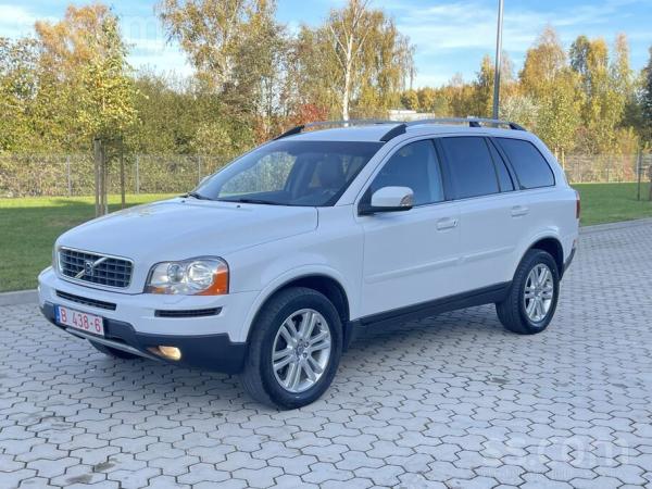 White Volvo XC90 2009 in Riga, with an engine capacity of 2.40 L and mileage of 253 thousand km for 9599 €, photo 11 on AUTOMOTO.COM.LV