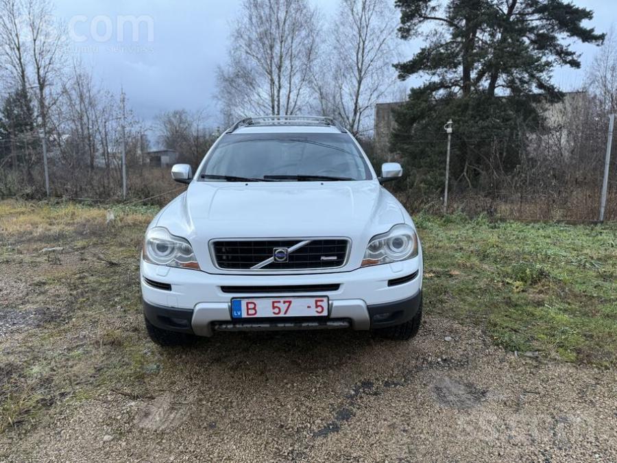 White Volvo XC90 2009 in Riga, with an engine capacity of 2.40 L and mileage of 227 thousand km for 8800 €, photo 3 on AUTOMOTO.COM.LV