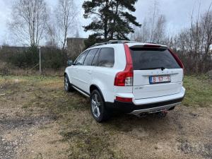 White Volvo XC90 2009 in Riga, with an engine capacity of 2.40 L and mileage of 227 thousand km for 8800 €, photo 5 on AUTOMOTO.COM.LV