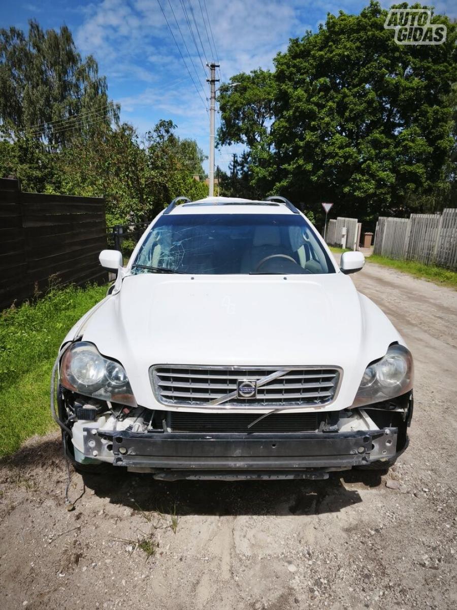 White Volvo XC90 2009 in Kaunas, with an engine capacity of 3.20 L and mileage of 225 thousand km for 1300 €, photo 3 on AUTOMOTO.COM.LV
