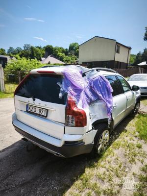 White Volvo XC90 2009 in Kaunas, with an engine capacity of 3.20 L and mileage of 225 thousand km for 1300 €, photo 5 on AUTOMOTO.COM.LV