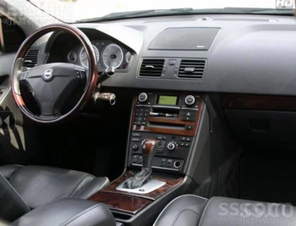 White Volvo XC90 2009 in Liepaja, with an engine capacity of 2.40 L and mileage of 329 thousand km for 7400 €, photo 4 on AUTOMOTO.COM.LV