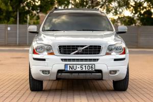 Balts Volvo XC90 2009 Jelgava, ar dzinēja tilpumu 2.40 L un nobraukumu 281 tūkst. km par 8200 €, foto 4 vietnē AUTOMOTO.COM.LV
