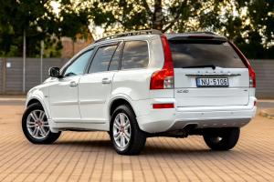Balts Volvo XC90 2009 Jelgava, ar dzinēja tilpumu 2.40 L un nobraukumu 281 tūkst. km par 8200 €, foto 5 vietnē AUTOMOTO.COM.LV
