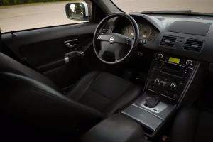 Balts Volvo XC90 2009 Jelgava, ar dzinēja tilpumu 2.40 L un nobraukumu 281 tūkst. km par 8200 €, foto 8 vietnē AUTOMOTO.COM.LV