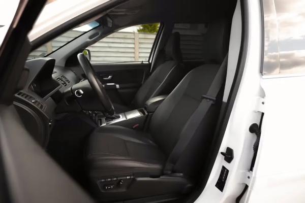Balts Volvo XC90 2009 Jelgava, ar dzinēja tilpumu 2.40 L un nobraukumu 281 tūkst. km par 8200 €, foto 9 vietnē AUTOMOTO.COM.LV
