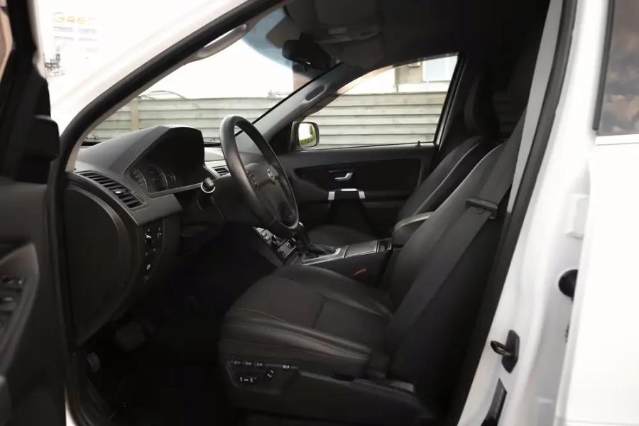 Balts Volvo XC90 2009 Jelgava, ar dzinēja tilpumu 2.40 L un nobraukumu 281 tūkst. km par 8200 €, foto 11 vietnē AUTOMOTO.COM.LV