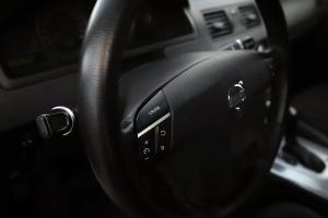 Balts Volvo XC90 2009 Jelgava, ar dzinēja tilpumu 2.40 L un nobraukumu 281 tūkst. km par 8200 €, foto 13 vietnē AUTOMOTO.COM.LV