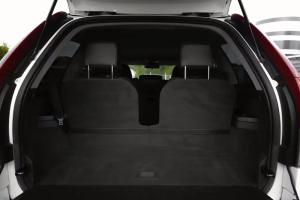Balts Volvo XC90 2009 Jelgava, ar dzinēja tilpumu 2.40 L un nobraukumu 281 tūkst. km par 8200 €, foto 19 vietnē AUTOMOTO.COM.LV