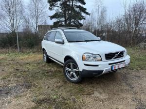 Белый Вольво ХС90 2009 в Рига, объемом двигателя 2.40 л и пробегом 227 тыс. км за 8800 €, фото  на AUTOMOTO.COM.LV