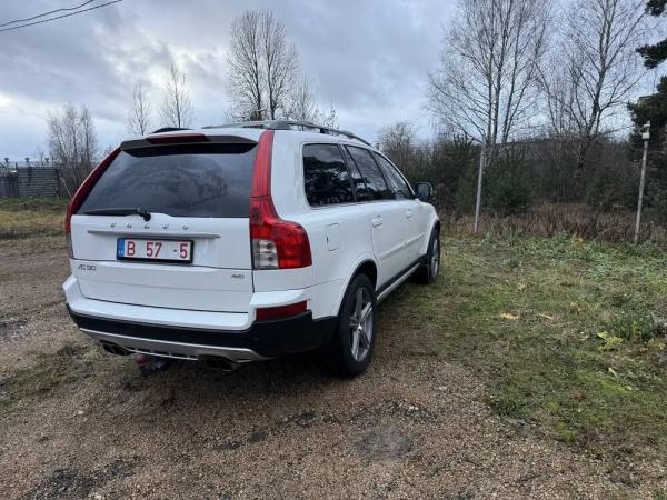 Balts Volvo XC90 2009 Rīga, ar dzinēja tilpumu 2.40 L un nobraukumu 227 tūkst. km par 8800 €, foto 6 vietnē AUTOMOTO.COM.LV