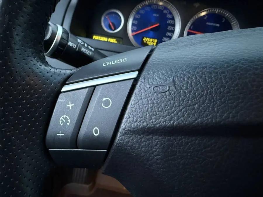 Белый Вольво ХС90 2009 в Рига, объемом двигателя 2.40 л и пробегом 227 тыс. км за 8800 €, фото 14 на AUTOMOTO.COM.LV