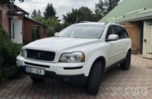 Balts Volvo XC90 2009 Rīga, ar dzinēja tilpumu 2.40 L un nobraukumu 288 tūkst. km par 8500 €, foto  vietnē AUTOMOTO.COM.LV