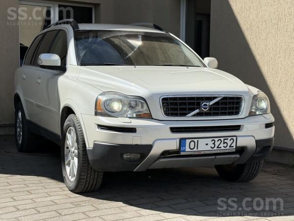 Balts Volvo XC90 2009 Rīga, ar dzinēja tilpumu 2.40 L un nobraukumu 0 tūkst. km par 7600 €, foto 1 vietnē AUTOMOTO.COM.LV