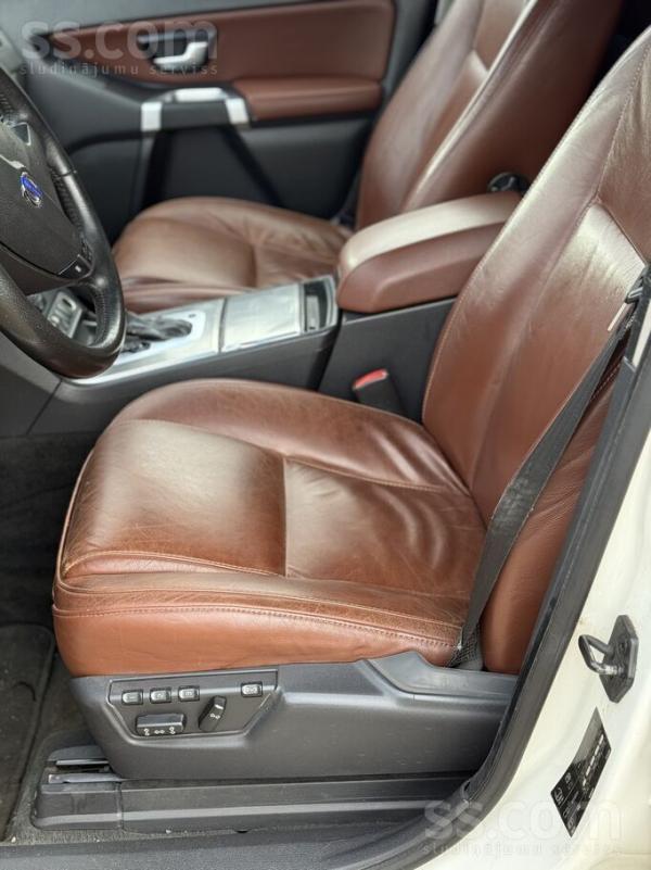 Balts Volvo XC90 2009 Rīga, ar dzinēja tilpumu 2.40 L un nobraukumu 0 tūkst. km par 7600 €, foto 6 vietnē AUTOMOTO.COM.LV