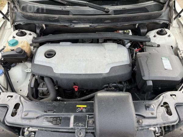 Balts Volvo XC90 2009 Rīga, ar dzinēja tilpumu 2.40 L un nobraukumu 0 tūkst. km par 7600 €, foto 11 vietnē AUTOMOTO.COM.LV