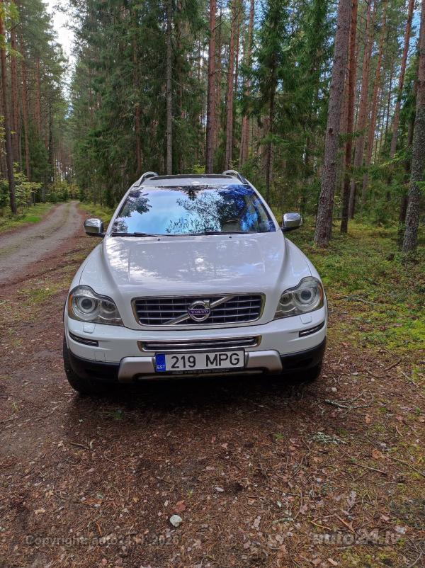 Balts Volvo XC90 2010 Tallina, ar dzinēja tilpumu 2.40 L un nobraukumu 320 tūkst. km par 7700 €, foto 2 vietnē AUTOMOTO.COM.LV
