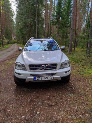 Balts Volvo XC90 2010 Tallina, ar dzinēja tilpumu 2.40 L un nobraukumu 320 tūkst. km par 7700 €, foto 3 vietnē AUTOMOTO.COM.LV