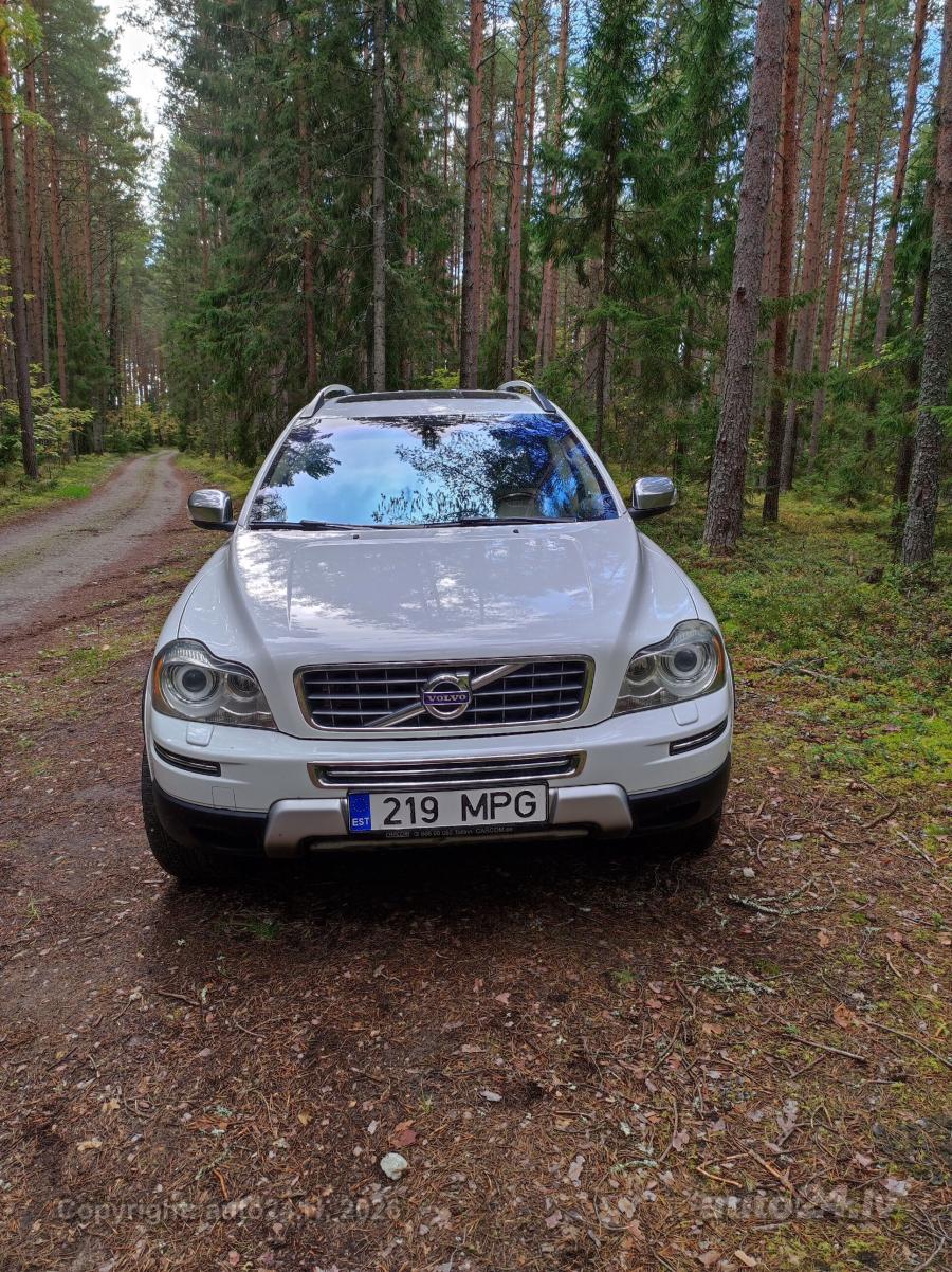 Balts Volvo XC90 2010 Tallina, ar dzinēja tilpumu 2.40 L un nobraukumu 320 tūkst. km par 7700 €, foto 3 vietnē AUTOMOTO.COM.LV