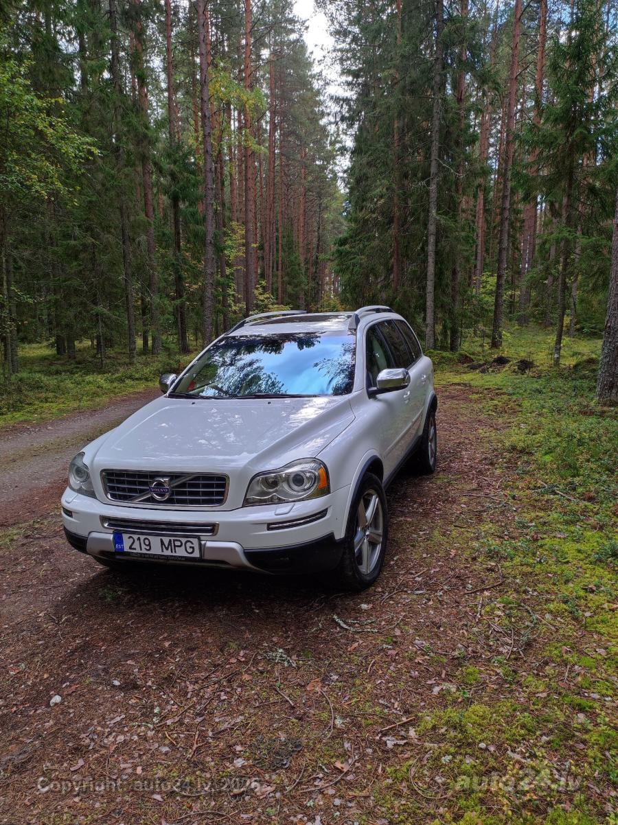 Balts Volvo XC90 2010 Tallina, ar dzinēja tilpumu 2.40 L un nobraukumu 320 tūkst. km par 7700 €, foto 5 vietnē AUTOMOTO.COM.LV