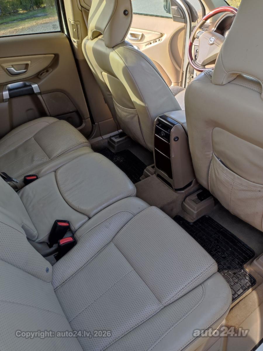 Balts Volvo XC90 2010 Tallina, ar dzinēja tilpumu 2.40 L un nobraukumu 320 tūkst. km par 7700 €, foto 11 vietnē AUTOMOTO.COM.LV