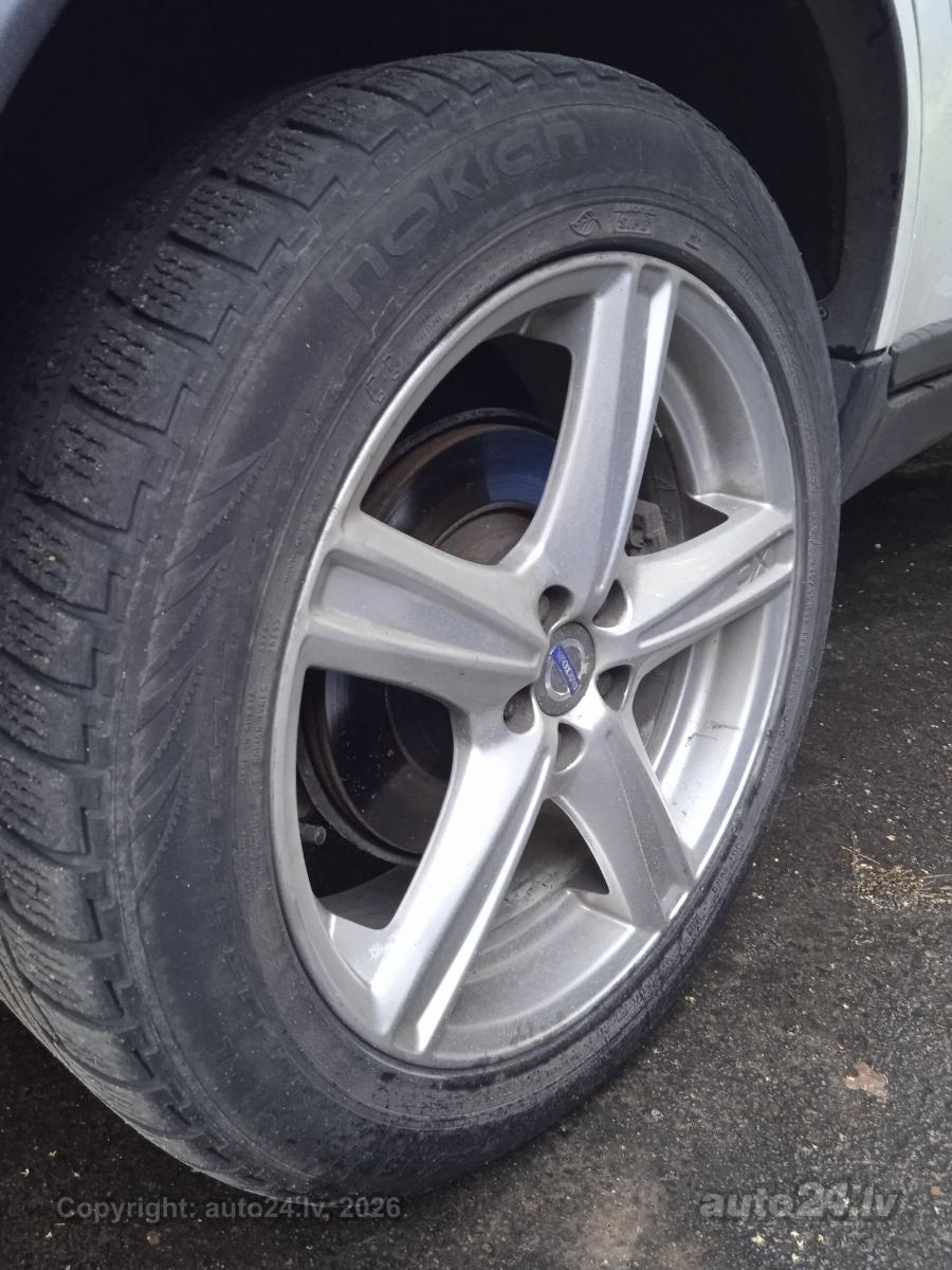 Balts Volvo XC90 2010 Tallina, ar dzinēja tilpumu 2.40 L un nobraukumu 320 tūkst. km par 7700 €, foto 17 vietnē AUTOMOTO.COM.LV
