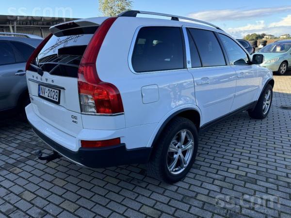 White Volvo XC90 2010 in Talsi, with an engine capacity of 2.40 L and mileage of 0 thousand km for 7600 €, photo 4 on AUTOMOTO.COM.LV