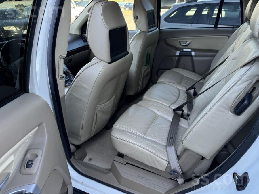 Balts Volvo XC90 2010 Talsi, ar dzinēja tilpumu 2.40 L un nobraukumu 0 tūkst. km par 7600 €, foto 12 vietnē AUTOMOTO.COM.LV