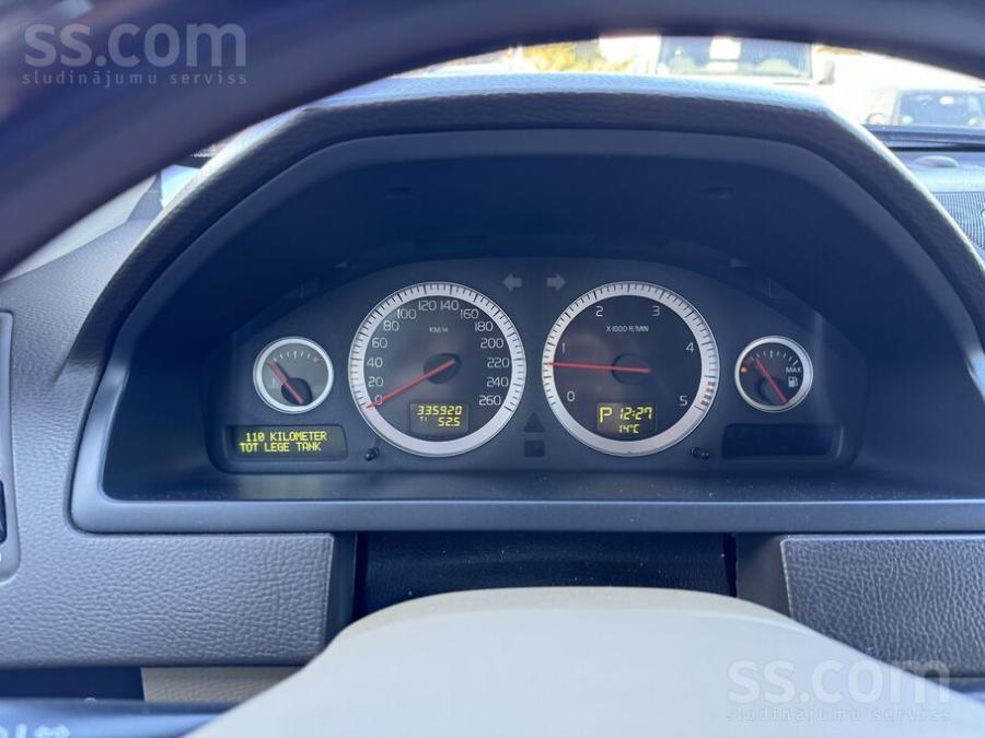 Balts Volvo XC90 2010 Talsi, ar dzinēja tilpumu 2.40 L un nobraukumu 0 tūkst. km par 7600 €, foto 19 vietnē AUTOMOTO.COM.LV