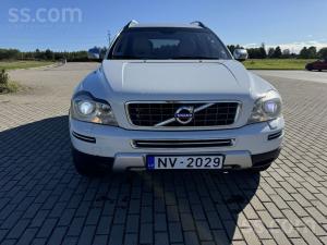 Balts Volvo XC90 2010 Talsi, ar dzinēja tilpumu 2.40 L un nobraukumu 0 tūkst. km par 7600 €, foto 26 vietnē AUTOMOTO.COM.LV