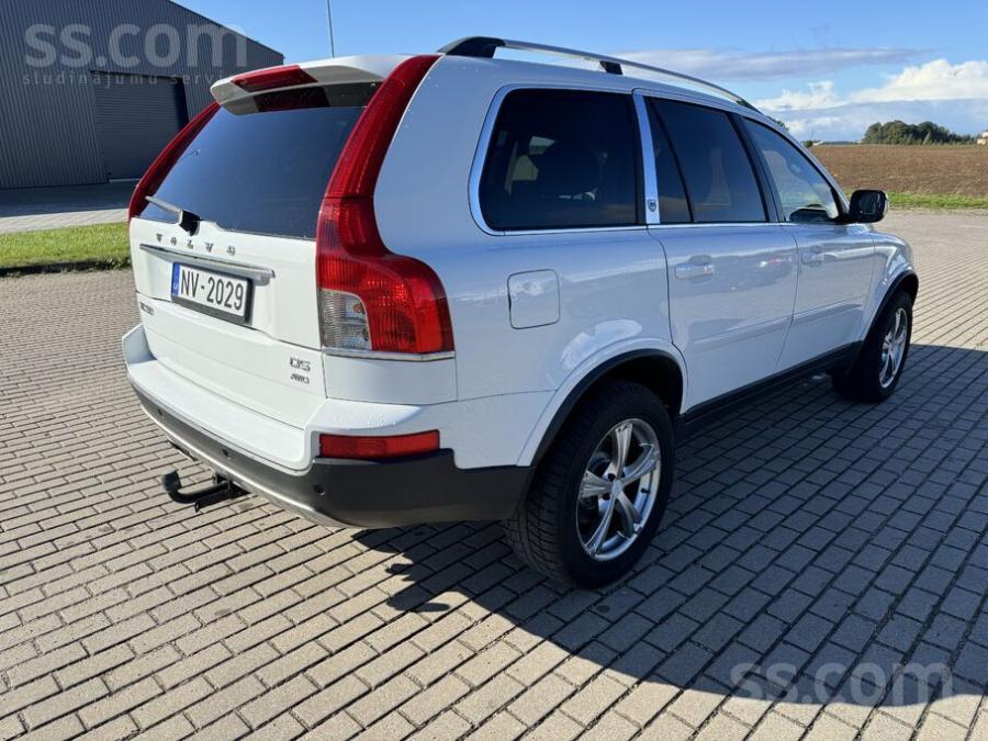 Balts Volvo XC90 2010 Talsi, ar dzinēja tilpumu 2.40 L un nobraukumu 0 tūkst. km par 7600 €, foto 29 vietnē AUTOMOTO.COM.LV
