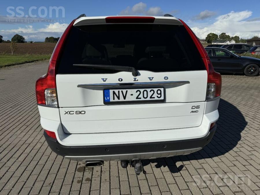Balts Volvo XC90 2010 Talsi, ar dzinēja tilpumu 2.40 L un nobraukumu 0 tūkst. km par 7600 €, foto 30 vietnē AUTOMOTO.COM.LV