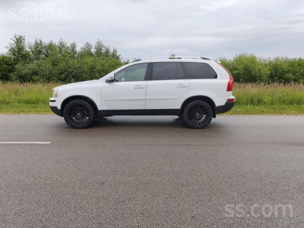 Balts Volvo XC90 2010 Jelgava, ar dzinēja tilpumu 2.40 L un nobraukumu 278 tūkst. km par 7850 €, foto 1 vietnē AUTOMOTO.COM.LV
