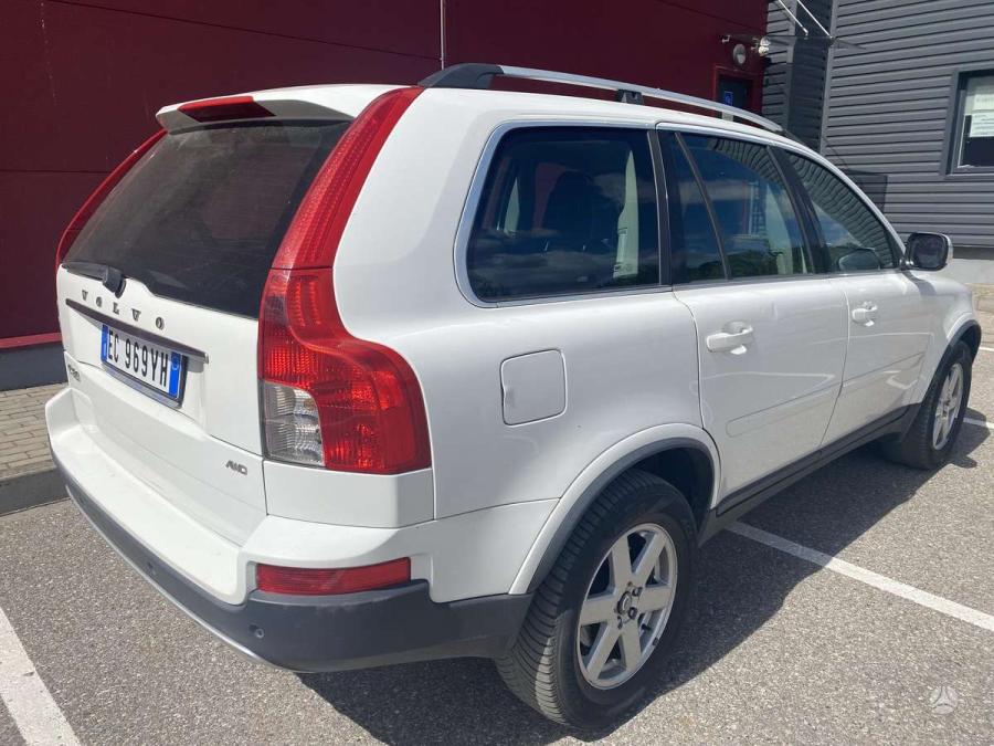 Balts Volvo XC90 2010 Kauņa, ar dzinēja tilpumu 2.40 L un nobraukumu 251 tūkst. km par 6800 €, foto 4 vietnē AUTOMOTO.COM.LV