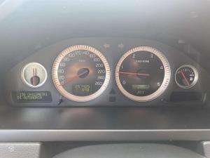 Balts Volvo XC90 2010 Kauņa, ar dzinēja tilpumu 2.40 L un nobraukumu 251 tūkst. km par 6800 €, foto 9 vietnē AUTOMOTO.COM.LV