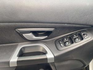 Balts Volvo XC90 2010 Kauņa, ar dzinēja tilpumu 2.40 L un nobraukumu 251 tūkst. km par 6800 €, foto 11 vietnē AUTOMOTO.COM.LV