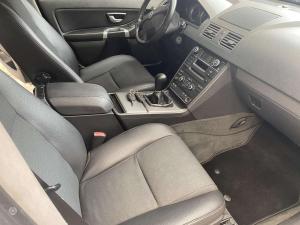 Balts Volvo XC90 2010 Kauņa, ar dzinēja tilpumu 2.40 L un nobraukumu 251 tūkst. km par 6800 €, foto 13 vietnē AUTOMOTO.COM.LV