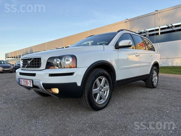 White Volvo XC90 2010 in Daugavpils, with an engine capacity of 2.40 L and mileage of 208 thousand km for 7750 €, photo 1 on AUTOMOTO.COM.LV
