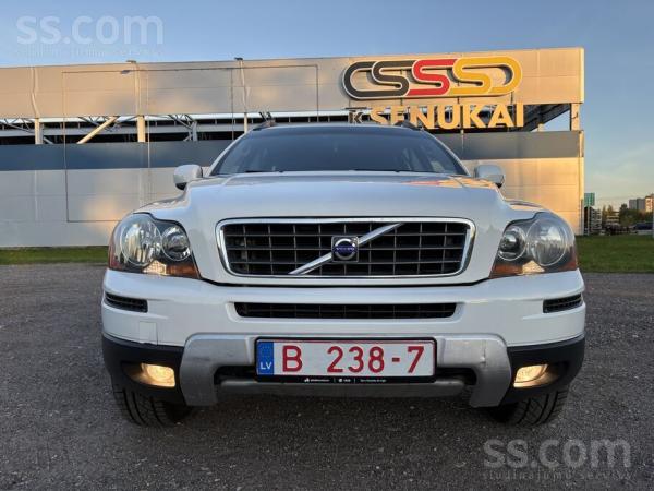 White Volvo XC90 2010 in Daugavpils, with an engine capacity of 2.40 L and mileage of 208 thousand km for 7750 €, photo 9 on AUTOMOTO.COM.LV