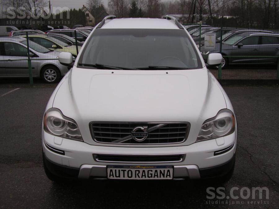 White Volvo XC90 2011 in Riga, with an engine capacity of 2.40 L and mileage of 0 thousand km for 11350 €, photo 5 on AUTOMOTO.COM.LV