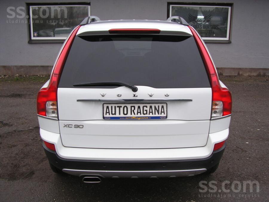 White Volvo XC90 2011 in Riga, with an engine capacity of 2.40 L and mileage of 0 thousand km for 11350 €, photo 6 on AUTOMOTO.COM.LV