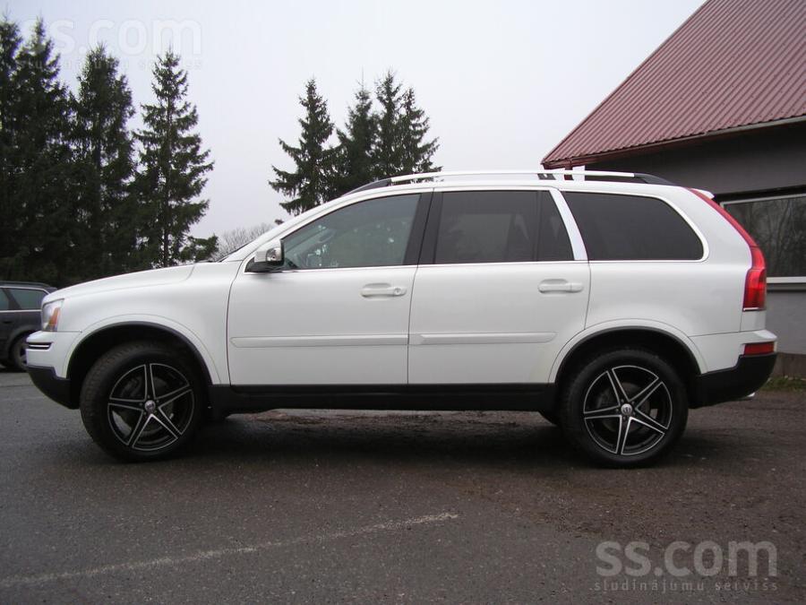 White Volvo XC90 2011 in Riga, with an engine capacity of 2.40 L and mileage of 0 thousand km for 11350 €, photo 8 on AUTOMOTO.COM.LV