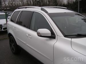 White Volvo XC90 2011 in Riga, with an engine capacity of 2.40 L and mileage of 0 thousand km for 11350 €, photo 11 on AUTOMOTO.COM.LV