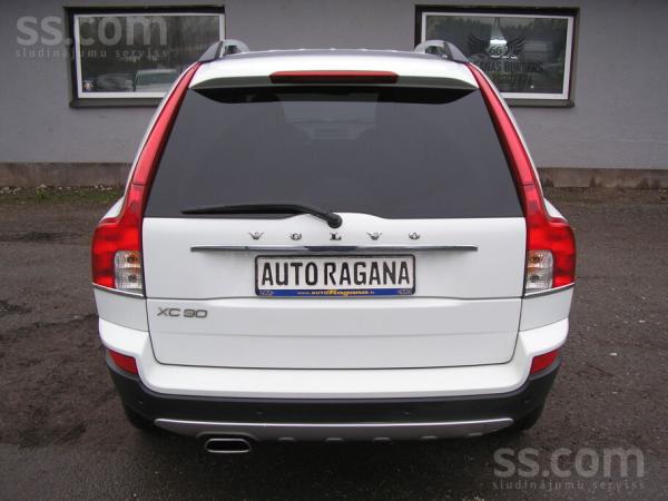 White Volvo XC90 2011 in Riga, with an engine capacity of 2.40 L and mileage of 0 thousand km for 10950 €, photo 6 on AUTOMOTO.COM.LV
