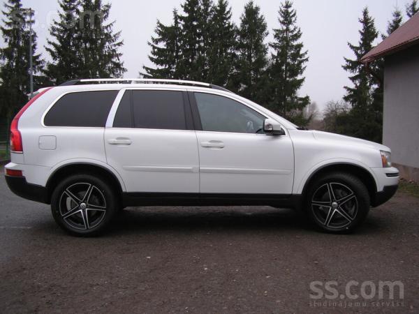 White Volvo XC90 2011 in Riga, with an engine capacity of 2.40 L and mileage of 0 thousand km for 10950 €, photo 7 on AUTOMOTO.COM.LV