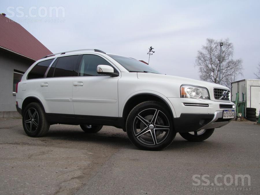 Balts Volvo XC90 2011 Rīga, ar dzinēja tilpumu 2.40 L un nobraukumu 0 tūkst. km par 10650 €, foto 1 vietnē AUTOMOTO.COM.LV