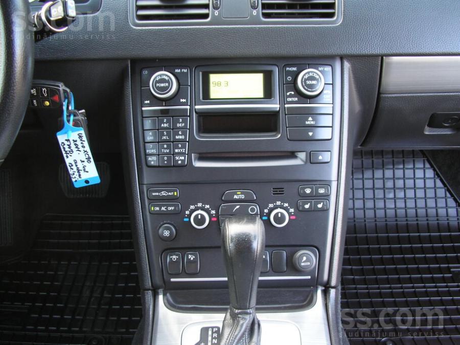 Balts Volvo XC90 2011 Rīga, ar dzinēja tilpumu 2.40 L un nobraukumu 0 tūkst. km par 10650 €, foto 17 vietnē AUTOMOTO.COM.LV