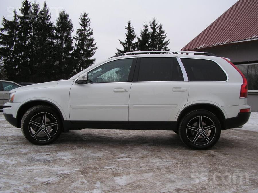 White Volvo XC90 2011 in Riga, with an engine capacity of 2.40 L and mileage of 0 thousand km for 10950 €, photo 9 on AUTOMOTO.COM.LV