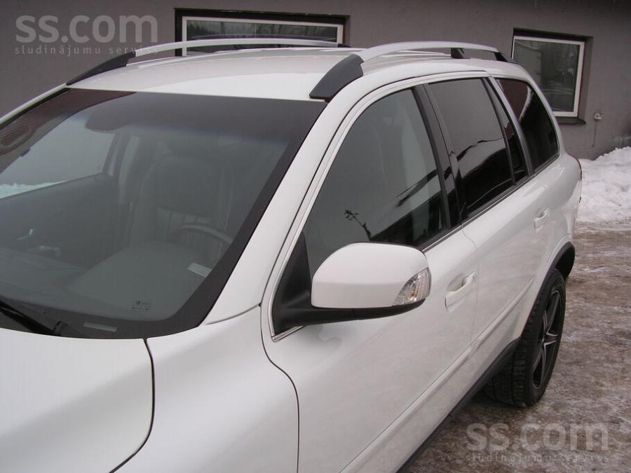 White Volvo XC90 2011 in Riga, with an engine capacity of 2.40 L and mileage of 0 thousand km for 10950 €, photo 14 on AUTOMOTO.COM.LV
